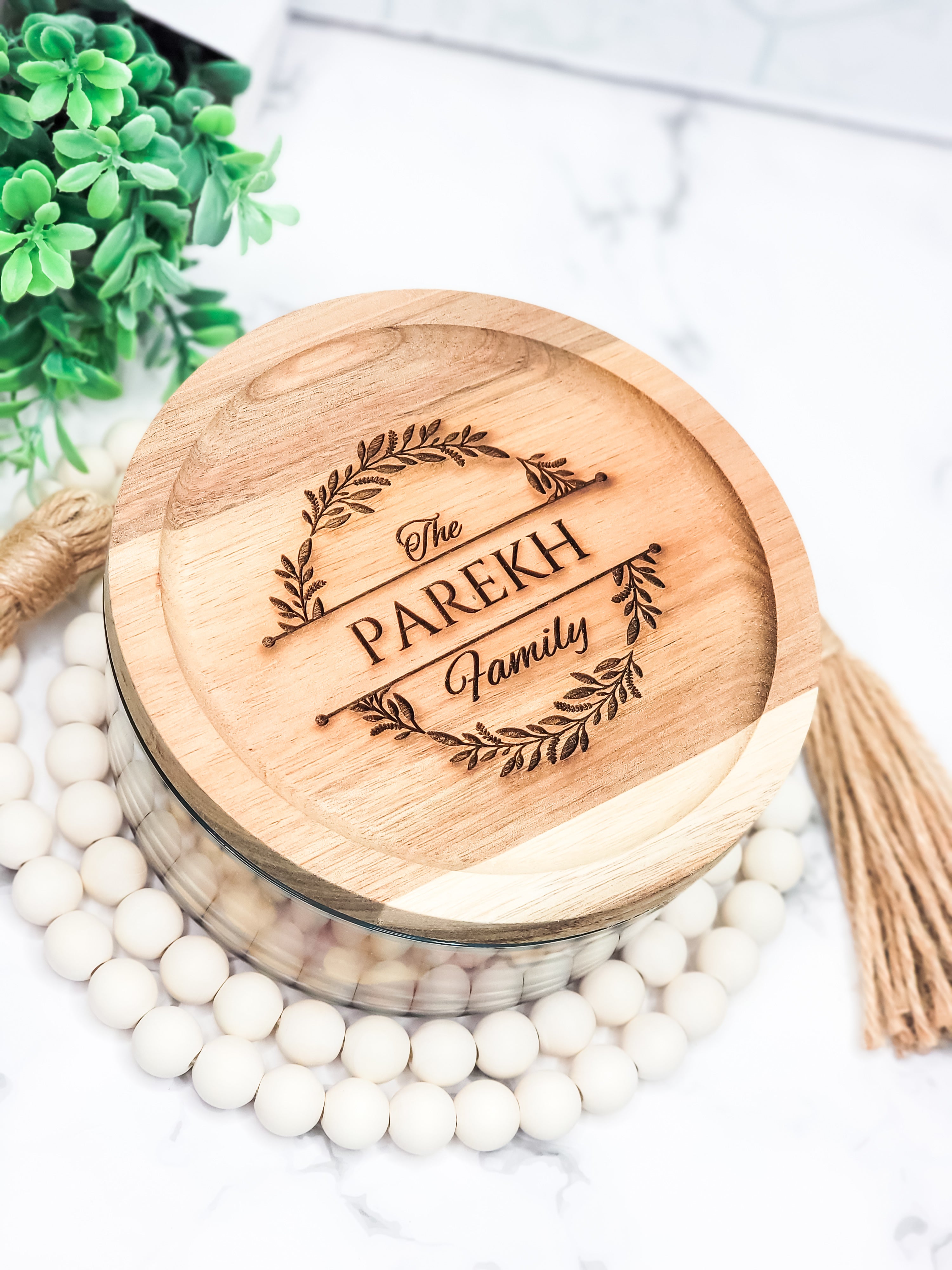 Wreath Design Containers – Elegantly Personalized Gifts